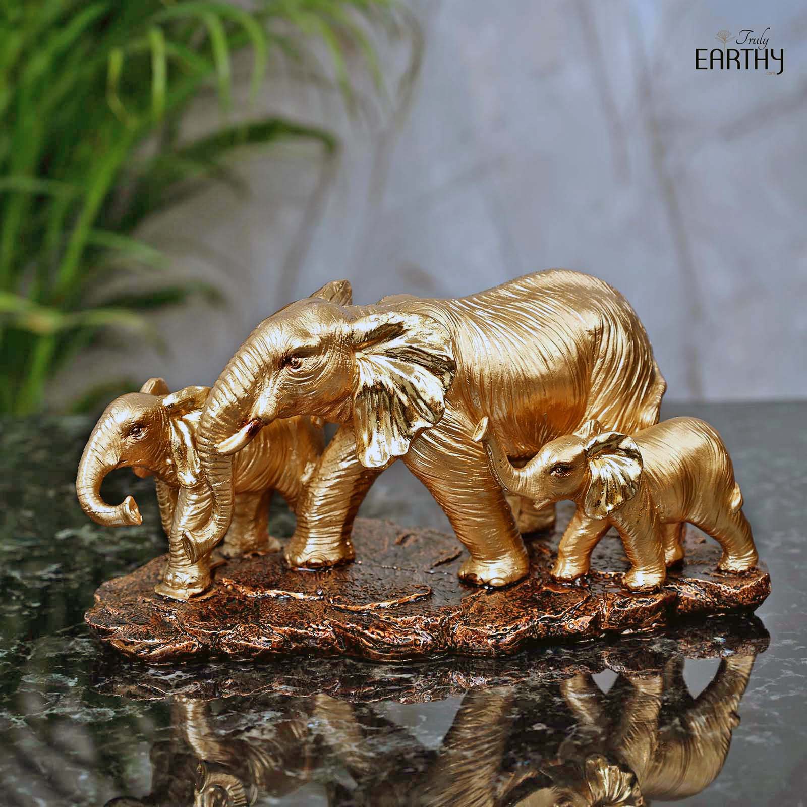 Golden Elephants Figurine – Truly Earthy